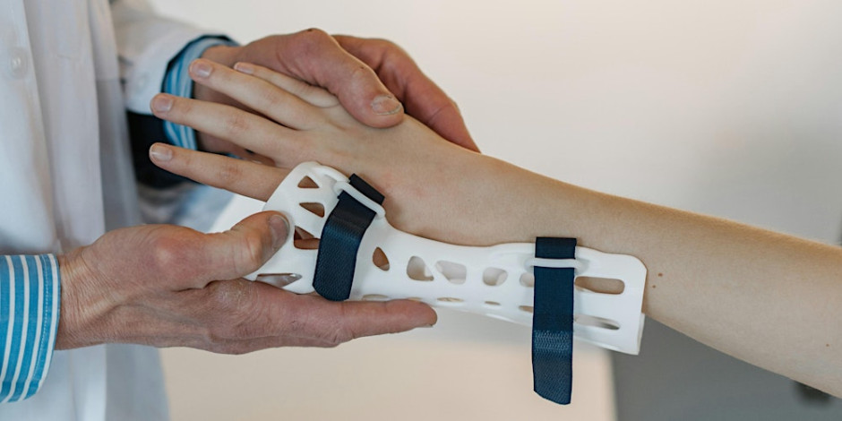 Upper Extremity Splinting Workshop Hosted at PNWU - UNATION