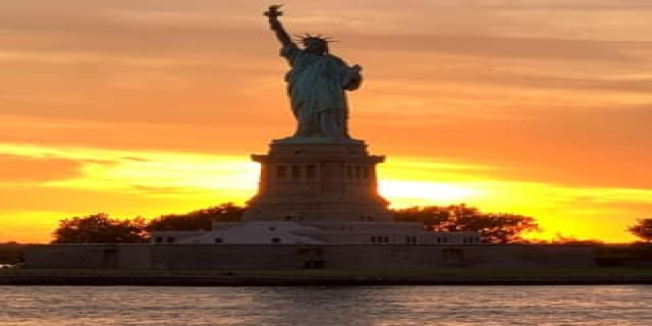 Statue of Liberty Sunset Cruise and New York City Sky Line - UNATION