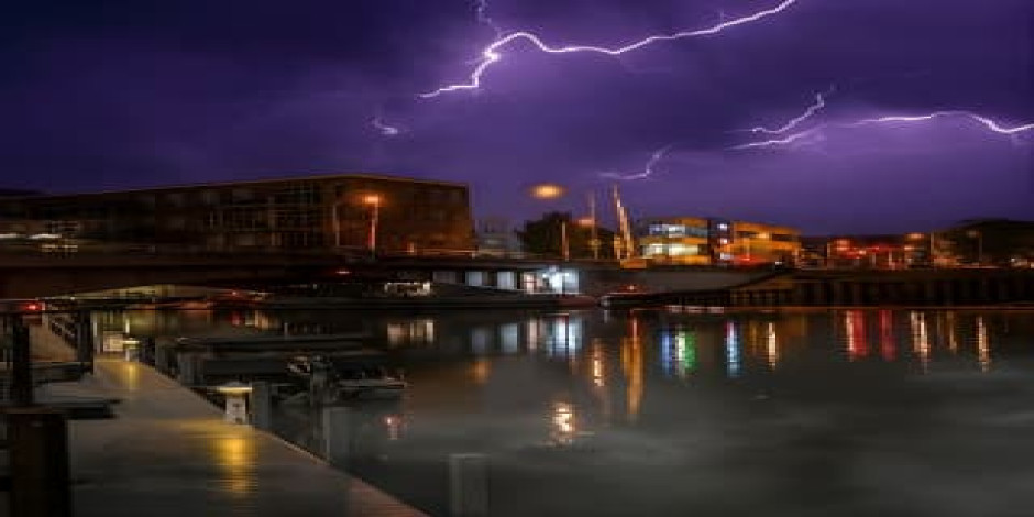 Brew City Ghosts: Macabre Milwaukee By US Ghost Adventures - UNATION