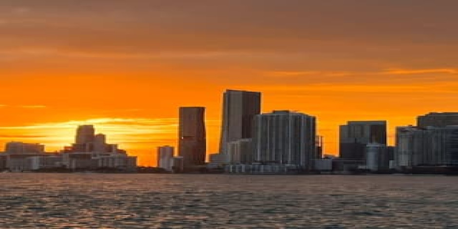 Biscayne Bay: Sightseeing Cruise - UNATION