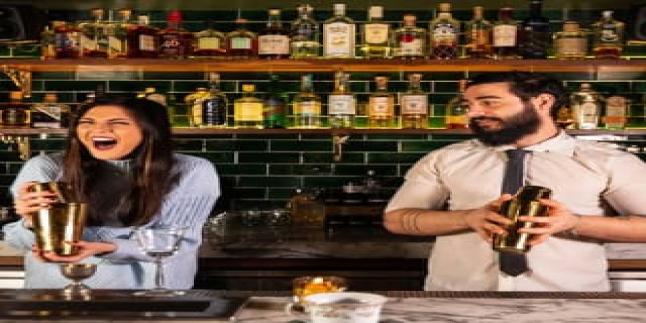 2 HR - NYC Cocktail Making Class on a Yacht! + Car Tour! - UNATION