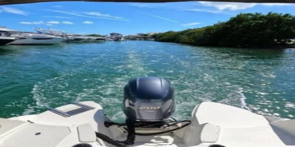 24 Ft Miami Bay: Private Boat, Gas Included , 8 people, Captained - UNATION